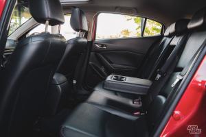 Red Mazda 3 2015 in Kaunas, with an engine capacity of 2.00 L and mileage of 150 thousand km for 8100 €, photo 16 on AUTOMOTO.COM.LV