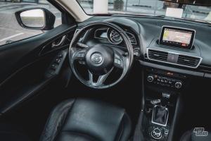 Red Mazda 3 2015 in Kaunas, with an engine capacity of 2.00 L and mileage of 150 thousand km for 8100 €, photo 18 on AUTOMOTO.COM.LV