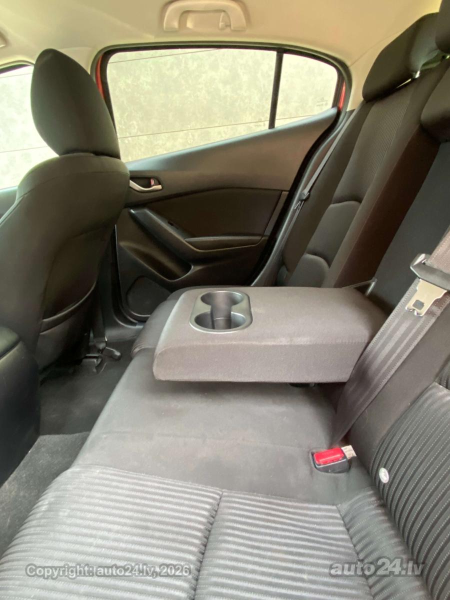 Sarkans Mazda 3 2015 Tallina, ar dzinēja tilpumu 2.00 L un nobraukumu 147 tūkst. km par 9500 €, foto 9 vietnē AUTOMOTO.COM.LV