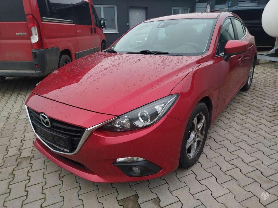 Red Mazda 3 2016 in Utena, with an engine capacity of 2.00 L and mileage of 245 thousand km for 10650 €, photo 3 on AUTOMOTO.COM.LV
