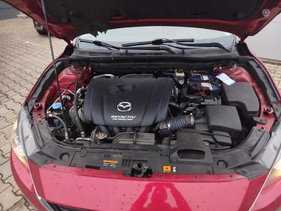 Red Mazda 3 2016 in Utena, with an engine capacity of 2.00 L and mileage of 245 thousand km for 10650 €, photo 8 on AUTOMOTO.COM.LV