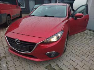 Red Mazda 3 2016 in Utena, with an engine capacity of 2.00 L and mileage of 245 thousand km for 10650 €, photo 9 on AUTOMOTO.COM.LV