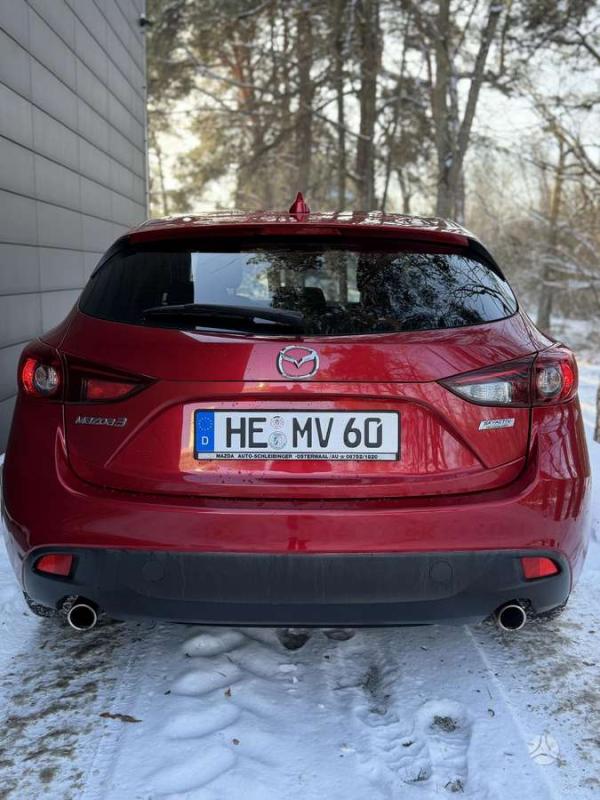 Red Mazda 3 2016 in Utena, with an engine capacity of 2.00 L and mileage of 245 thousand km for 10650 €, photo 11 on AUTOMOTO.COM.LV