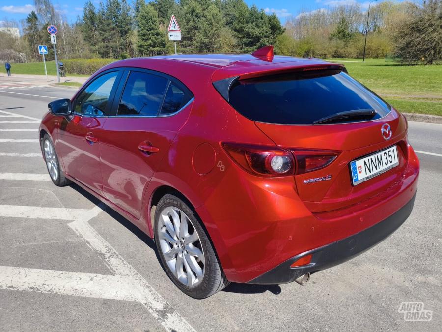Red Mazda 3 2016 in Vilnius, with an engine capacity of 2.20 L and mileage of 184 thousand km for 7300 €, photo 3 on AUTOMOTO.COM.LV