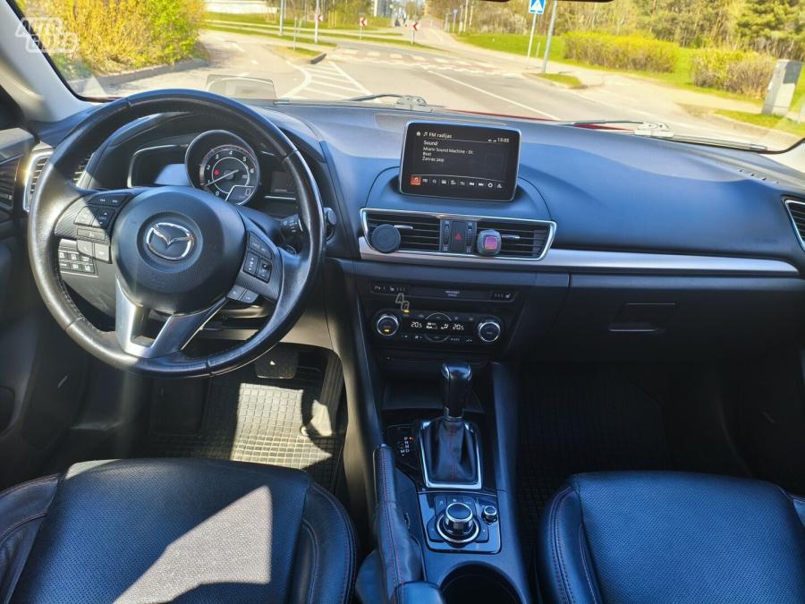 Red Mazda 3 2016 in Vilnius, with an engine capacity of 2.20 L and mileage of 184 thousand km for 7300 €, photo 15 on AUTOMOTO.COM.LV