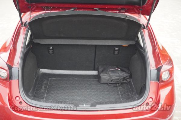 Red Mazda 3 2016 in Tallinn, with an engine capacity of 2.00 L and mileage of 204 thousand km for 7900 €, photo 5 on AUTOMOTO.COM.LV