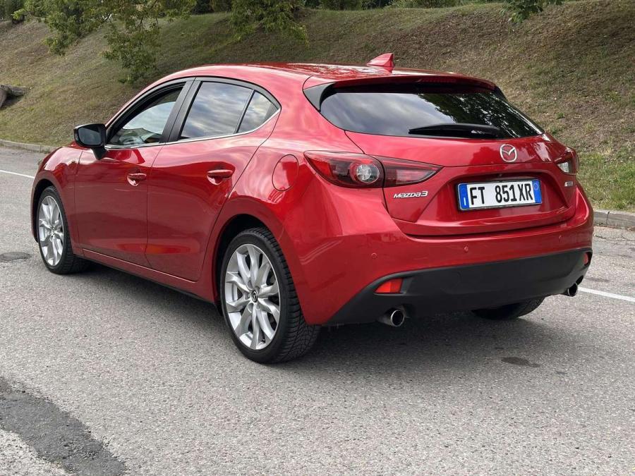 Red Mazda 3 2016 in Jonava, with an engine capacity of 2.19 L and mileage of 173 thousand km for 7999 €, photo 6 on AUTOMOTO.COM.LV