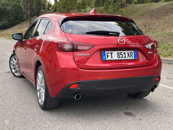 Red Mazda 3 2016 in Jonava, with an engine capacity of 2.19 L and mileage of 173 thousand km for 7999 €, photo 6 on AUTOMOTO.COM.LV