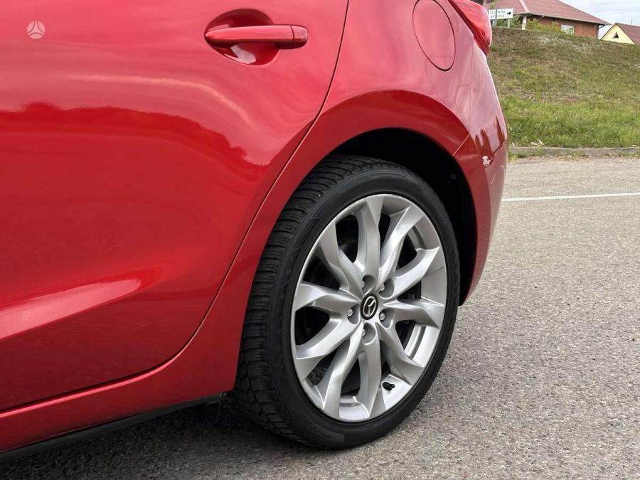 Red Mazda 3 2016 in Jonava, with an engine capacity of 2.19 L and mileage of 173 thousand km for 7999 €, photo 18 on AUTOMOTO.COM.LV