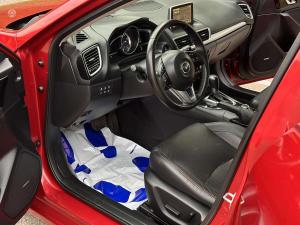 Red Mazda 3 2016 in Jonava, with an engine capacity of 2.19 L and mileage of 173 thousand km for 7999 €, photo 24 on AUTOMOTO.COM.LV