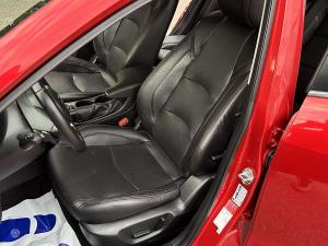 Red Mazda 3 2016 in Jonava, with an engine capacity of 2.19 L and mileage of 173 thousand km for 7999 €, photo 25 on AUTOMOTO.COM.LV