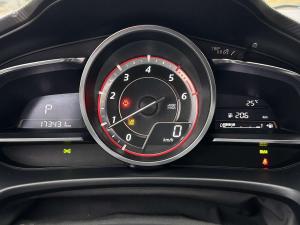 Red Mazda 3 2016 in Jonava, with an engine capacity of 2.19 L and mileage of 173 thousand km for 7999 €, photo 27 on AUTOMOTO.COM.LV