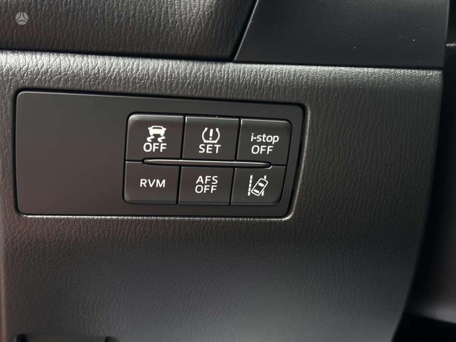 Red Mazda 3 2016 in Jonava, with an engine capacity of 2.19 L and mileage of 173 thousand km for 7999 €, photo 29 on AUTOMOTO.COM.LV