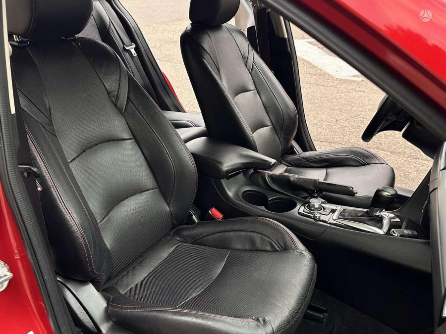 Red Mazda 3 2016 in Jonava, with an engine capacity of 2.19 L and mileage of 173 thousand km for 7999 €, photo 42 on AUTOMOTO.COM.LV