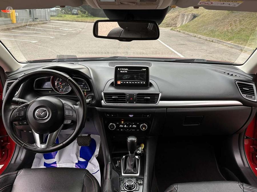 Red Mazda 3 2016 in Jonava, with an engine capacity of 2.19 L and mileage of 173 thousand km for 7999 €, photo 43 on AUTOMOTO.COM.LV