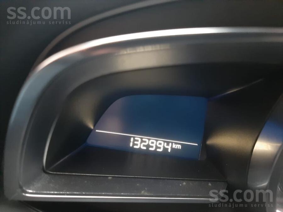 Red Mazda 3 2017 in Daugavpils, with an engine capacity of 2.20 L and mileage of 0 thousand km for 6850 €, photo 13 on AUTOMOTO.COM.LV