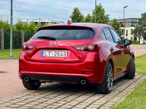Red Mazda 3 2018 in Riga, with an engine capacity of 2.00 L and mileage of 102 thousand km for 12100 €, photo 4 on AUTOMOTO.COM.LV