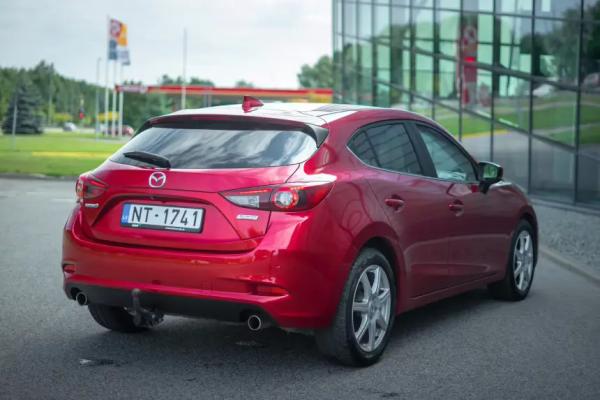 Sarkans Mazda 3 2018 Liepāja, ar dzinēja tilpumu 2.20 L un nobraukumu 266 tūkst. km par 9800 €, foto 4 vietnē AUTOMOTO.COM.LV
