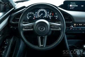 Red Mazda 3 2019 in Riga, with an engine capacity of 2.00 L and mileage of 68 thousand km for 14900 €, photo 14 on AUTOMOTO.COM.LV