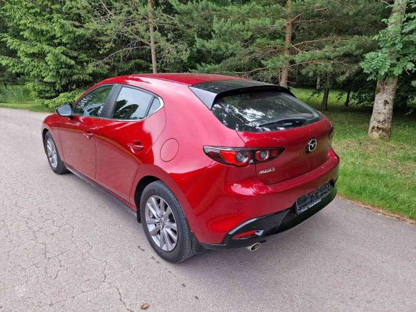 Red Mazda 3 2019 in Siauliai, with an engine capacity of 2.00 L and mileage of 56 thousand km for 14900 €, photo 5 on AUTOMOTO.COM.LV