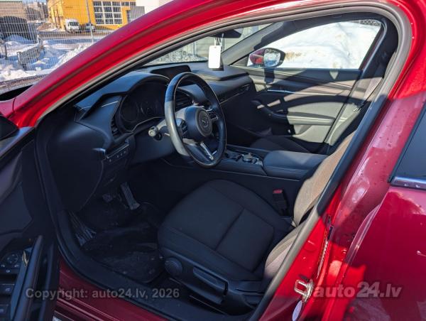 Sarkans Mazda 3 2019 Tallina, ar dzinēja tilpumu 2.00 L un nobraukumu 108 tūkst. km par 15000 €, foto 3 vietnē AUTOMOTO.COM.LV
