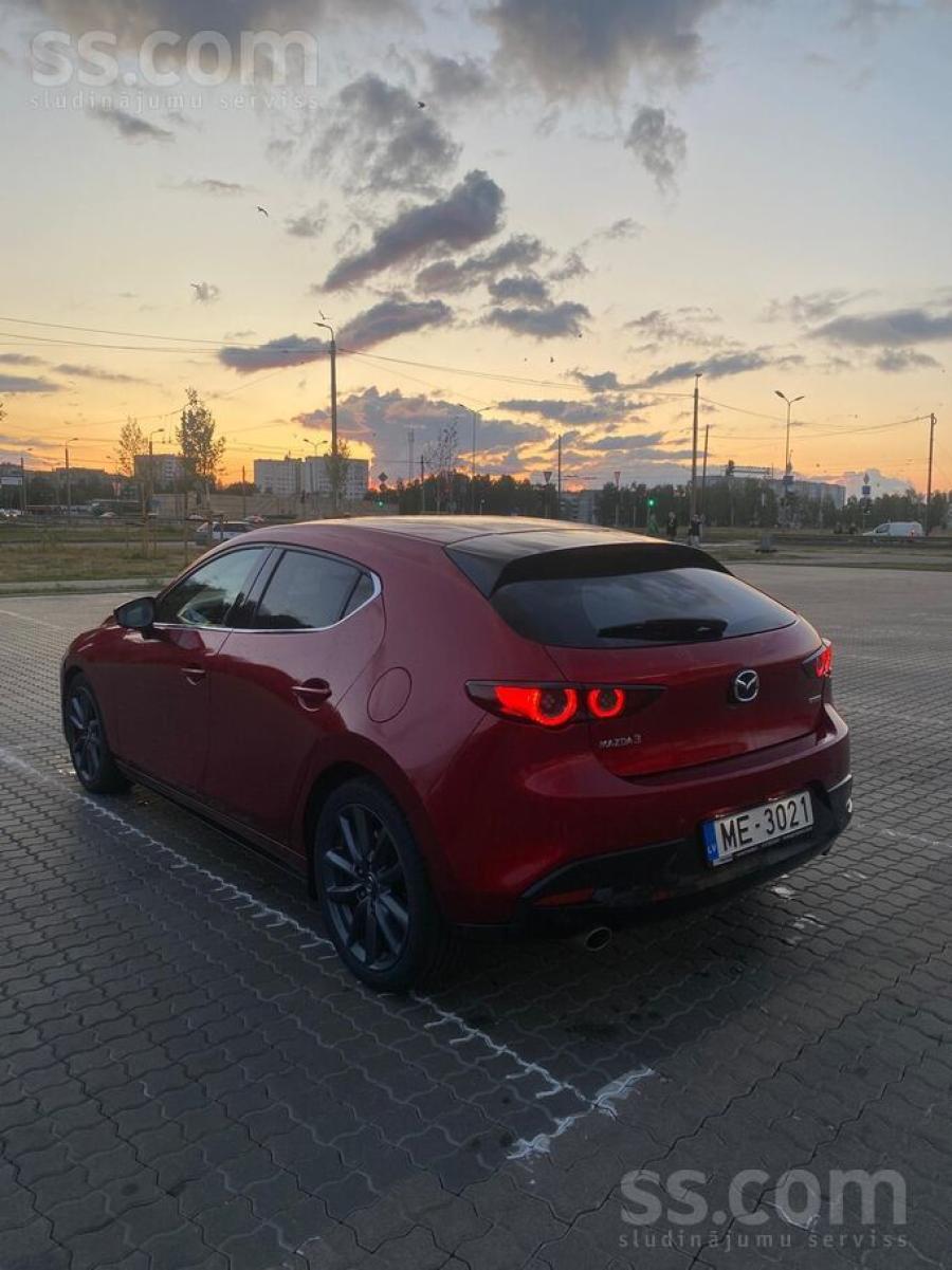 Red Mazda 3 2019 in Riga, with an engine capacity of 2.00 L and mileage of 104 thousand km for 17000 €, photo 3 on AUTOMOTO.COM.LV