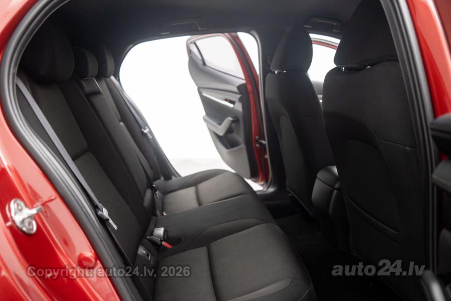 Red Mazda 3 2019 in Tallinn, with an engine capacity of 2.00 L and mileage of 108 thousand km for 15499 €, photo 11 on AUTOMOTO.COM.LV