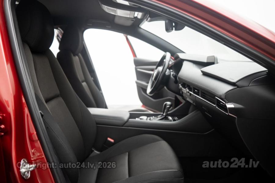 Red Mazda 3 2019 in Tallinn, with an engine capacity of 2.00 L and mileage of 108 thousand km for 15499 €, photo 12 on AUTOMOTO.COM.LV