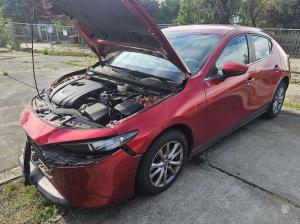 Red Mazda 3 2019 in Kelme, with an engine capacity of 2.00 L and mileage of 48 thousand km for 6500 €, photo 1 on AUTOMOTO.COM.LV