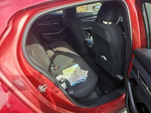 Red Mazda 3 2019 in Kelme, with an engine capacity of 2.00 L and mileage of 48 thousand km for 6500 €, photo 15 on AUTOMOTO.COM.LV