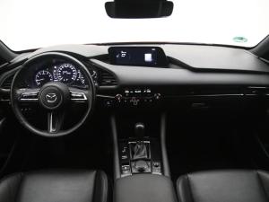 Sarkans Mazda 3 2021 Viļņa, ar dzinēja tilpumu 2.00 L un nobraukumu 122 tūkst. km par 18099 €, foto 3 vietnē AUTOMOTO.COM.LV