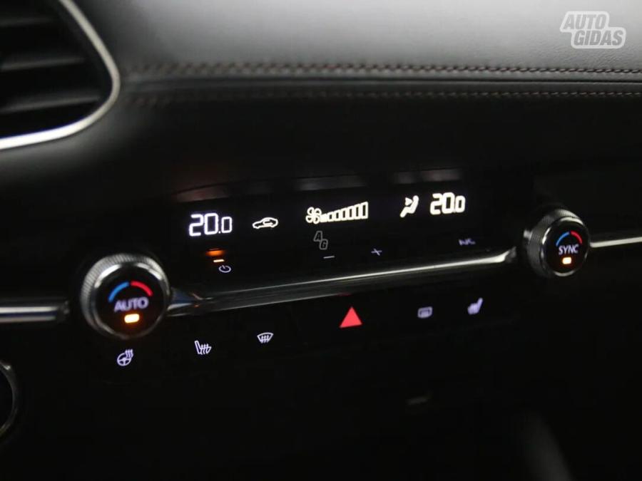Sarkans Mazda 3 2021 Viļņa, ar dzinēja tilpumu 2.00 L un nobraukumu 122 tūkst. km par 18099 €, foto 21 vietnē AUTOMOTO.COM.LV