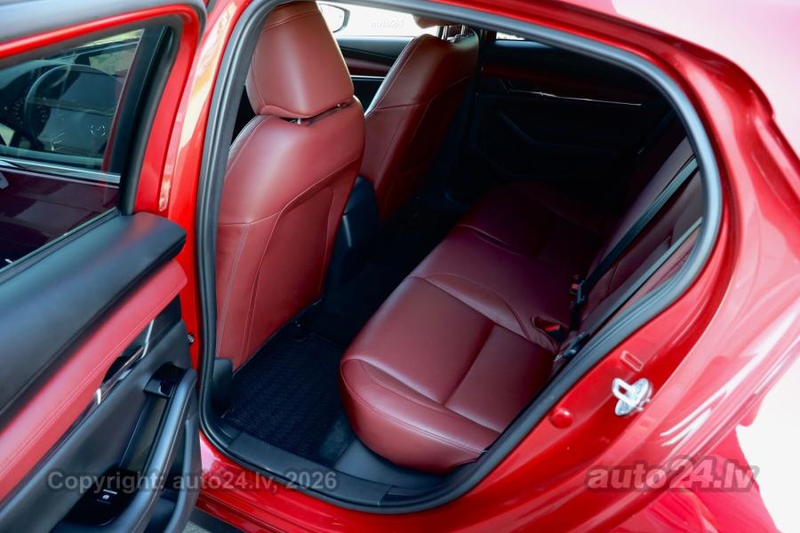 Red Mazda 3 2021 in Tallinn, with an engine capacity of 2.00 L and mileage of 77 thousand km for 19500 €, photo 14 on AUTOMOTO.COM.LV