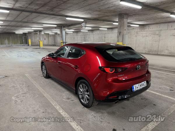 Sarkans Mazda 3 2022 Tallina, ar dzinēja tilpumu 2.00 L un nobraukumu 134 tūkst. km par 18000 €, foto 5 vietnē AUTOMOTO.COM.LV