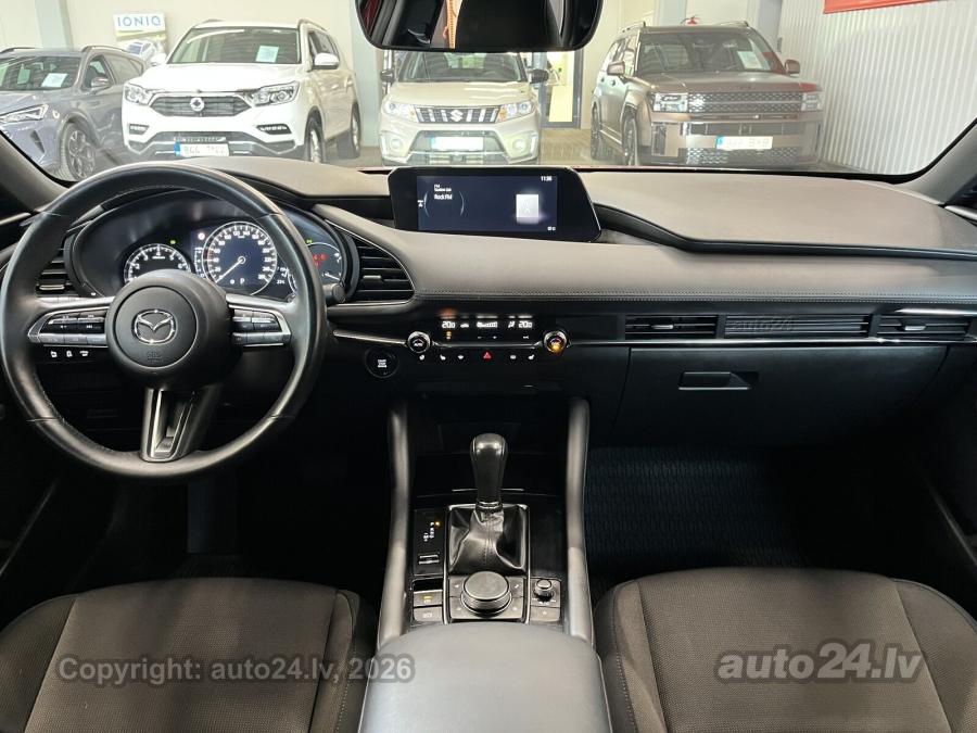 Red Mazda 3 2022 in Tallinn, with an engine capacity of 2.00 L and mileage of 136 thousand km for 18300 €, photo 10 on AUTOMOTO.COM.LV