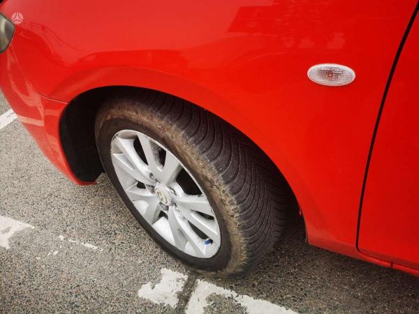 Red Mazda 3 2008 in Vilnius, with an engine capacity of 1.60 L and mileage of 235 thousand km for 1690 €, photo 6 on AUTOMOTO.COM.LV