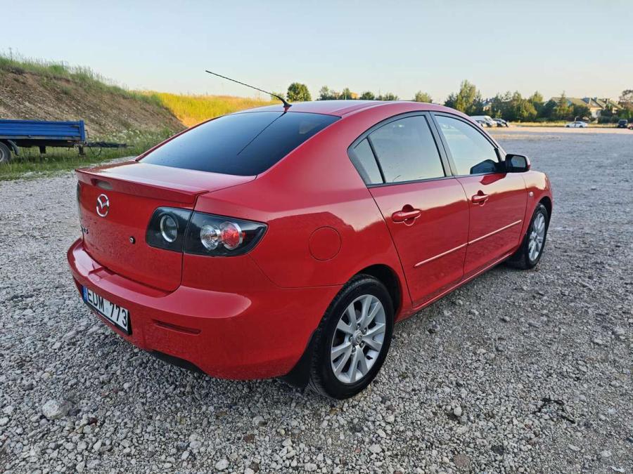 Sarkans Mazda 3 2008 Viļņa, ar dzinēja tilpumu 1.60 L un nobraukumu 184 tūkst. km par 1600 €, foto 5 vietnē AUTOMOTO.COM.LV