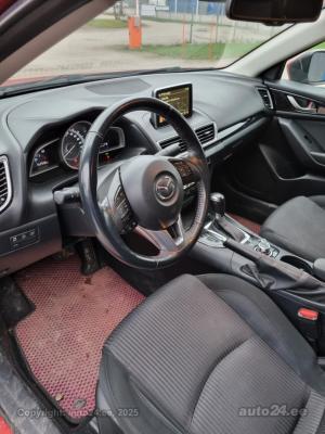 Red Mazda 3 2015 in Kuressaare, with an engine capacity of 2.00 L and mileage of 153 thousand km for 8900 €, photo 6 on AUTOMOTO.COM.LV