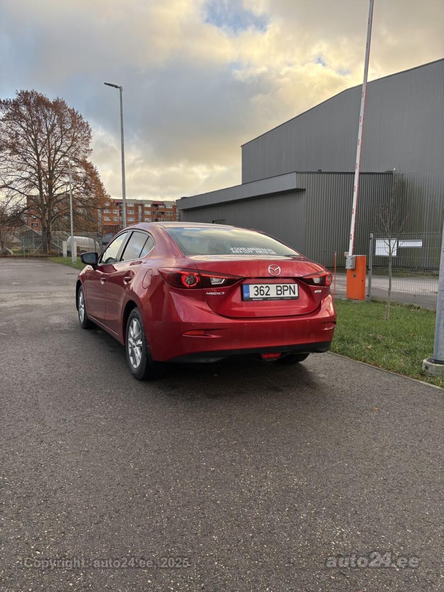 Red Mazda 3 2015 in Kuressaare, with an engine capacity of 2.00 L and mileage of 153 thousand km for 8900 €, photo 14 on AUTOMOTO.COM.LV