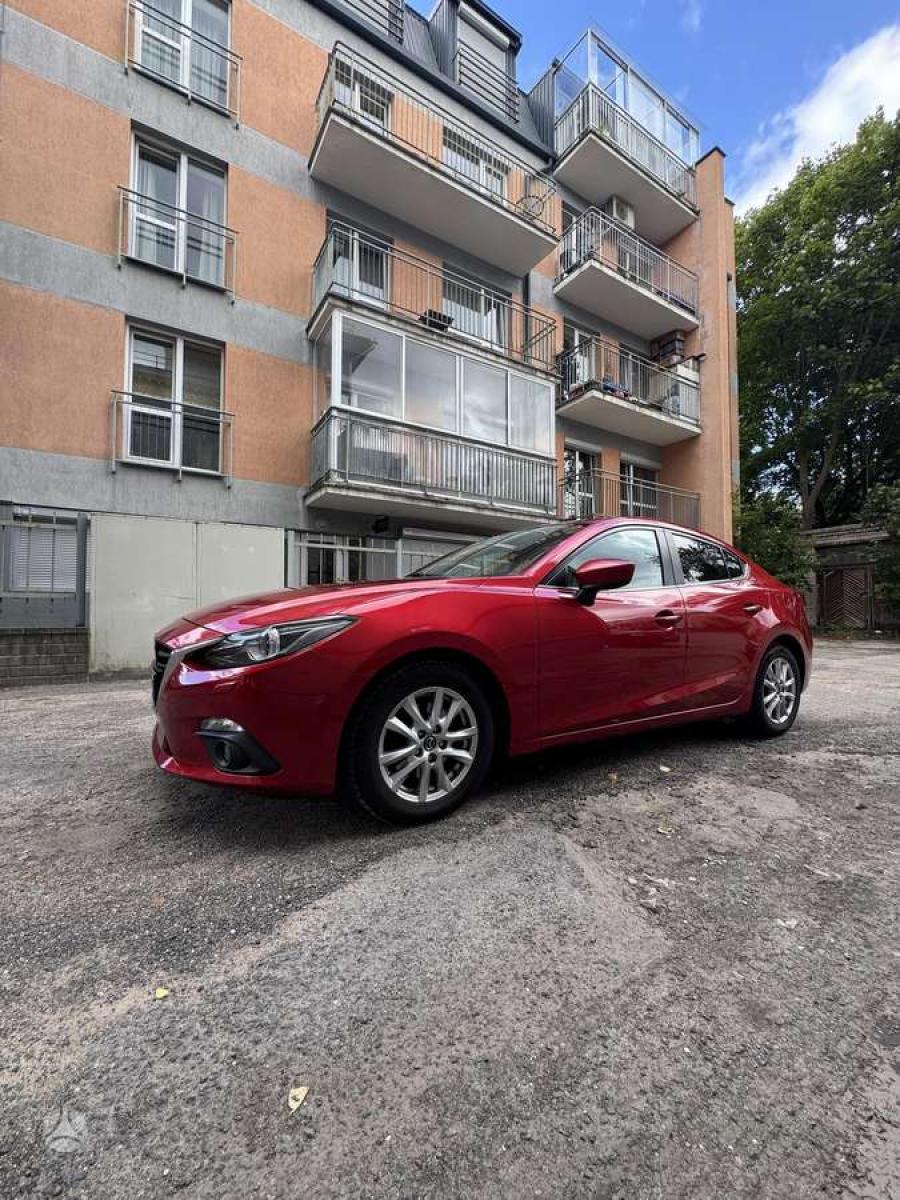 Red Mazda 3 2015 in Vilnius, with an engine capacity of 2.00 L and mileage of 90 thousand km for 7900 €, photo 3 on AUTOMOTO.COM.LV
