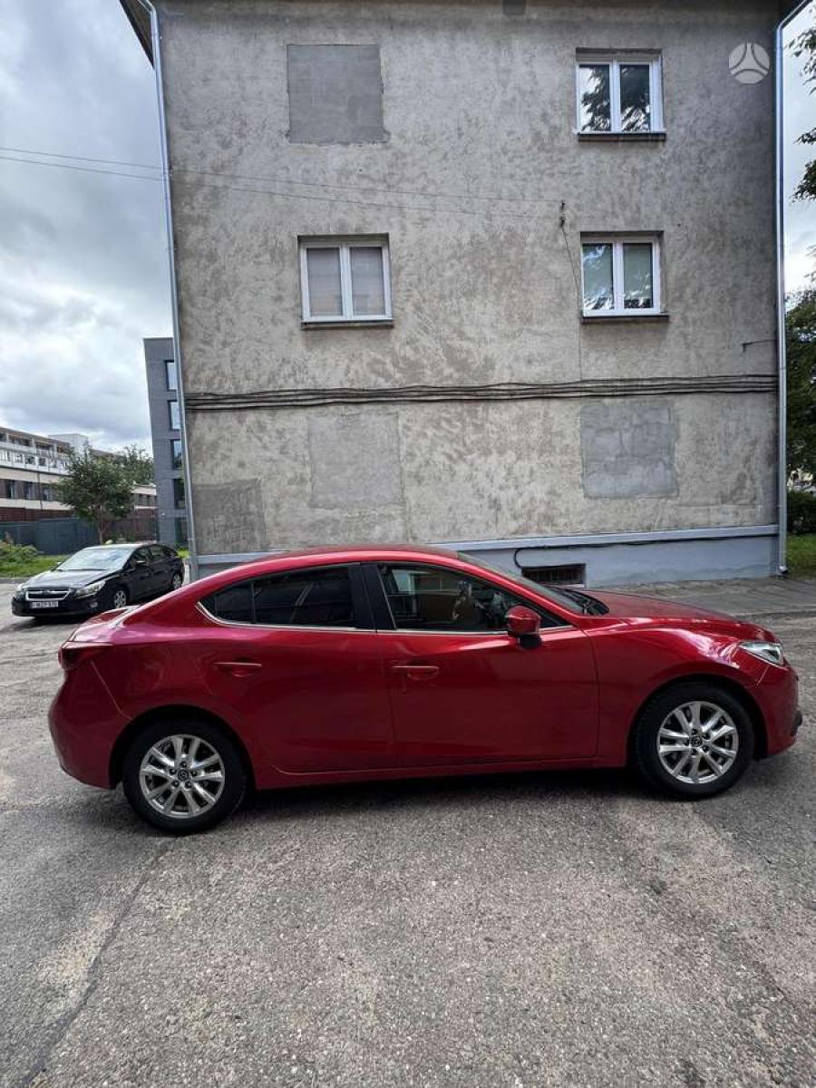 Red Mazda 3 2015 in Vilnius, with an engine capacity of 2.00 L and mileage of 90 thousand km for 7900 €, photo 5 on AUTOMOTO.COM.LV