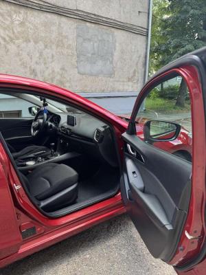 Red Mazda 3 2015 in Vilnius, with an engine capacity of 2.00 L and mileage of 90 thousand km for 7900 €, photo 10 on AUTOMOTO.COM.LV