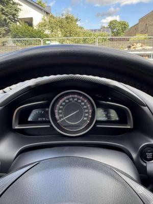 Red Mazda 3 2015 in Vilnius, with an engine capacity of 2.00 L and mileage of 90 thousand km for 7900 €, photo 15 on AUTOMOTO.COM.LV
