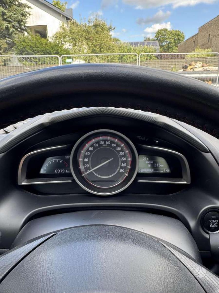 Red Mazda 3 2015 in Vilnius, with an engine capacity of 2.00 L and mileage of 90 thousand km for 7900 €, photo 15 on AUTOMOTO.COM.LV