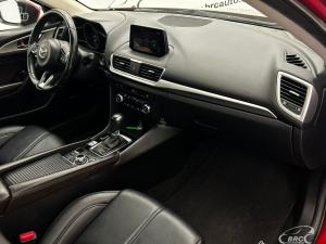 Red Mazda 3 2017 in Avizieniai, with an engine capacity of 2.00 L and mileage of 90 thousand km for 9100 €, photo 8 on AUTOMOTO.COM.LV