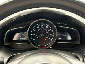 Red Mazda 3 2017 in Avizieniai, with an engine capacity of 2.00 L and mileage of 90 thousand km for 9100 €, photo 16 on AUTOMOTO.COM.LV