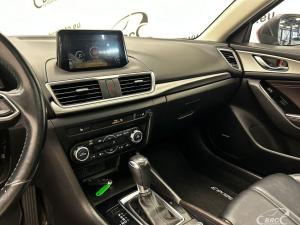 Red Mazda 3 2017 in Avizieniai, with an engine capacity of 2.00 L and mileage of 90 thousand km for 9100 €, photo 17 on AUTOMOTO.COM.LV
