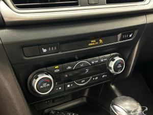 Red Mazda 3 2017 in Avizieniai, with an engine capacity of 2.00 L and mileage of 90 thousand km for 9100 €, photo 19 on AUTOMOTO.COM.LV