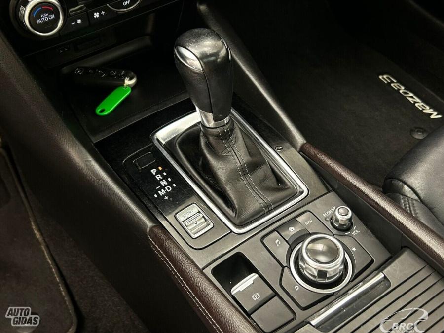 Red Mazda 3 2017 in Avizieniai, with an engine capacity of 2.00 L and mileage of 90 thousand km for 9100 €, photo 20 on AUTOMOTO.COM.LV