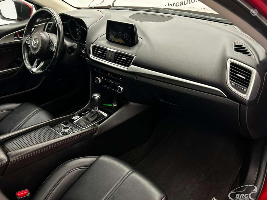 Red Mazda 3 2017 in Vilnius, with an engine capacity of 2.00 L and mileage of 90 thousand km for 8500 €, photo 9 on AUTOMOTO.COM.LV